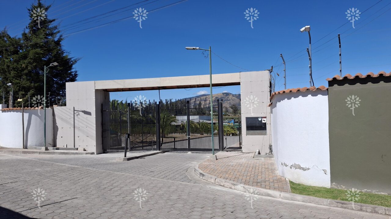 Terreno de venta en Puembo 1245 m2 urbanización Paseo del Prado, cerca ...